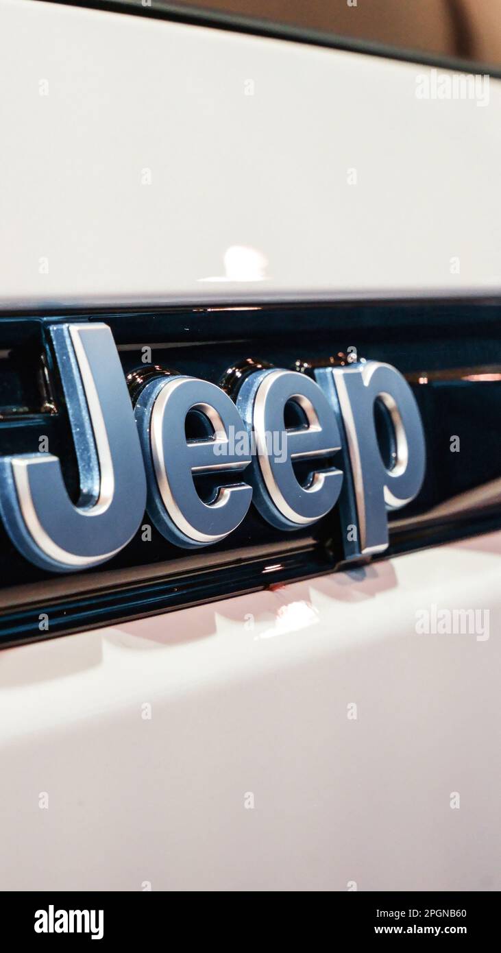 The jeep emblem hi-res stock photography and images - Alamy