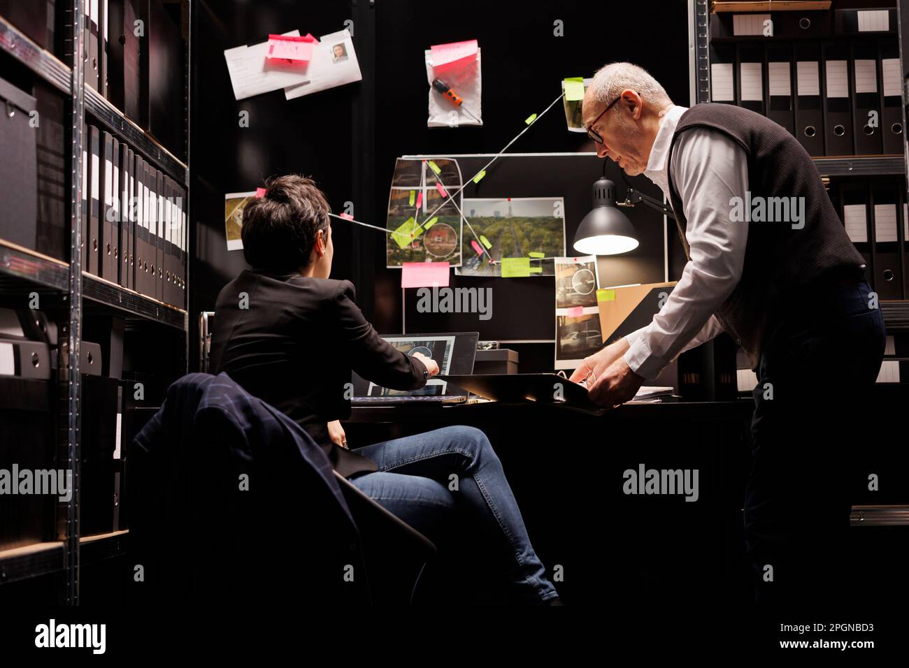 Fbi agent working hi-res stock photography and images - Alamy