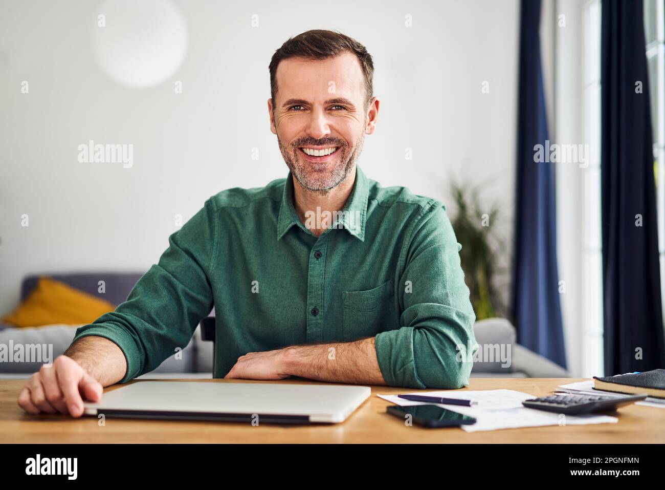 Man working laptop from home hi-res stock photography and images - Alamy