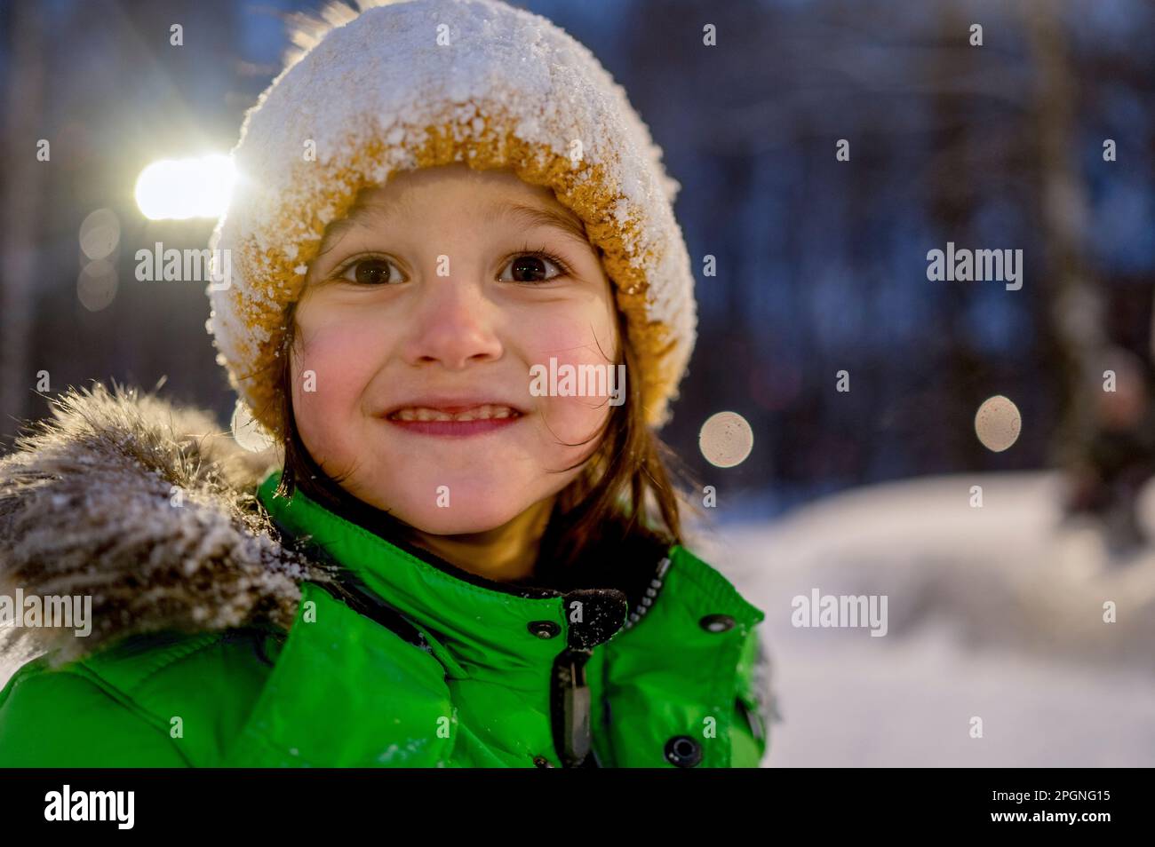 Boy wearing woolly hat hi-res stock photography and images - Alamy
