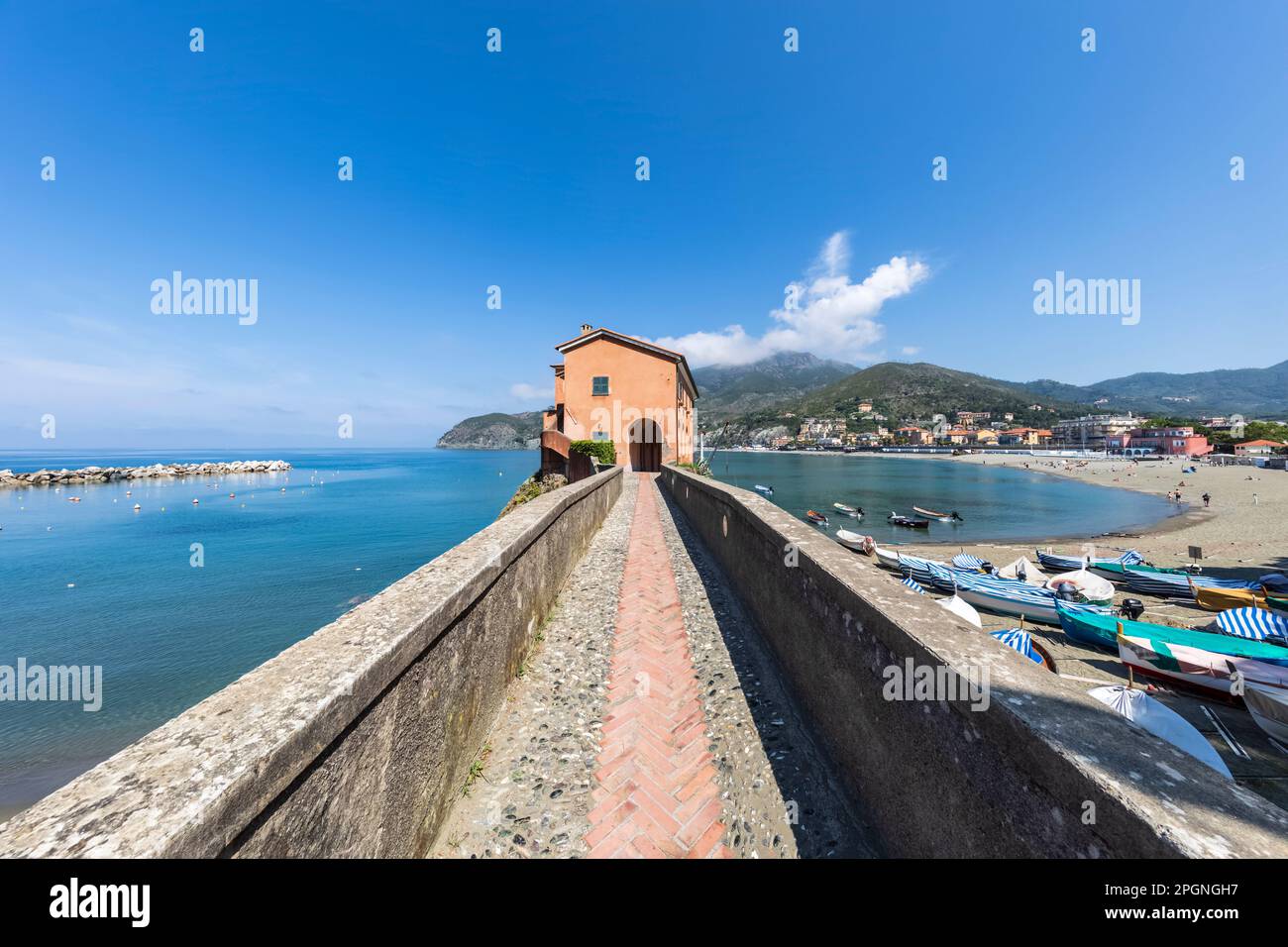 Italy, Liguria, Levanto, Footpath leading to Villa Preia overlooking ...
