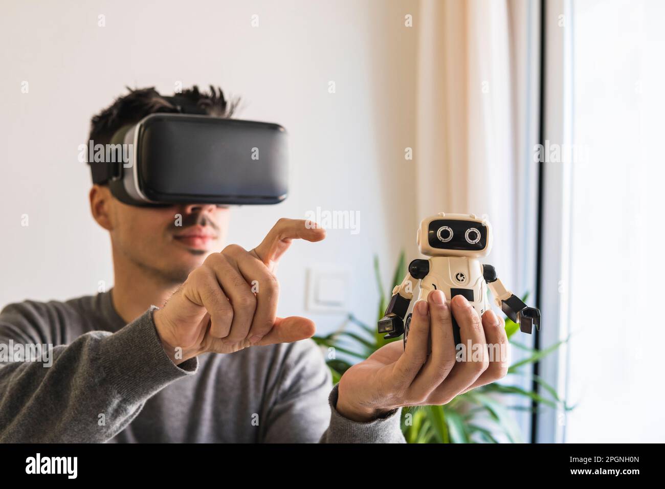 Robot in future office hi-res stock photography and images - Alamy
