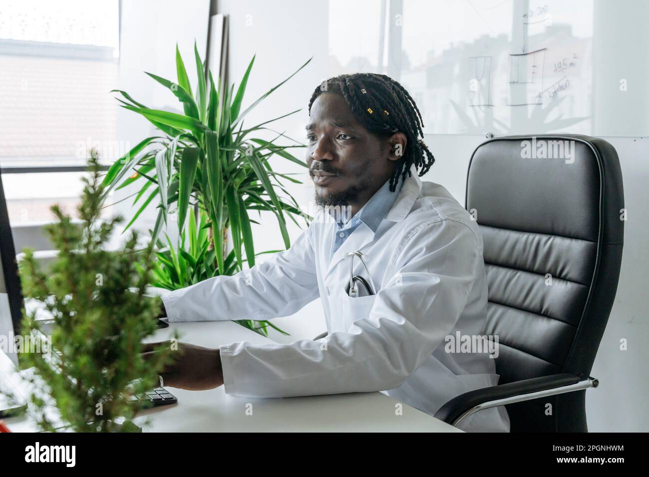 Doctor sitting chair hi-res stock photography and images - Alamy