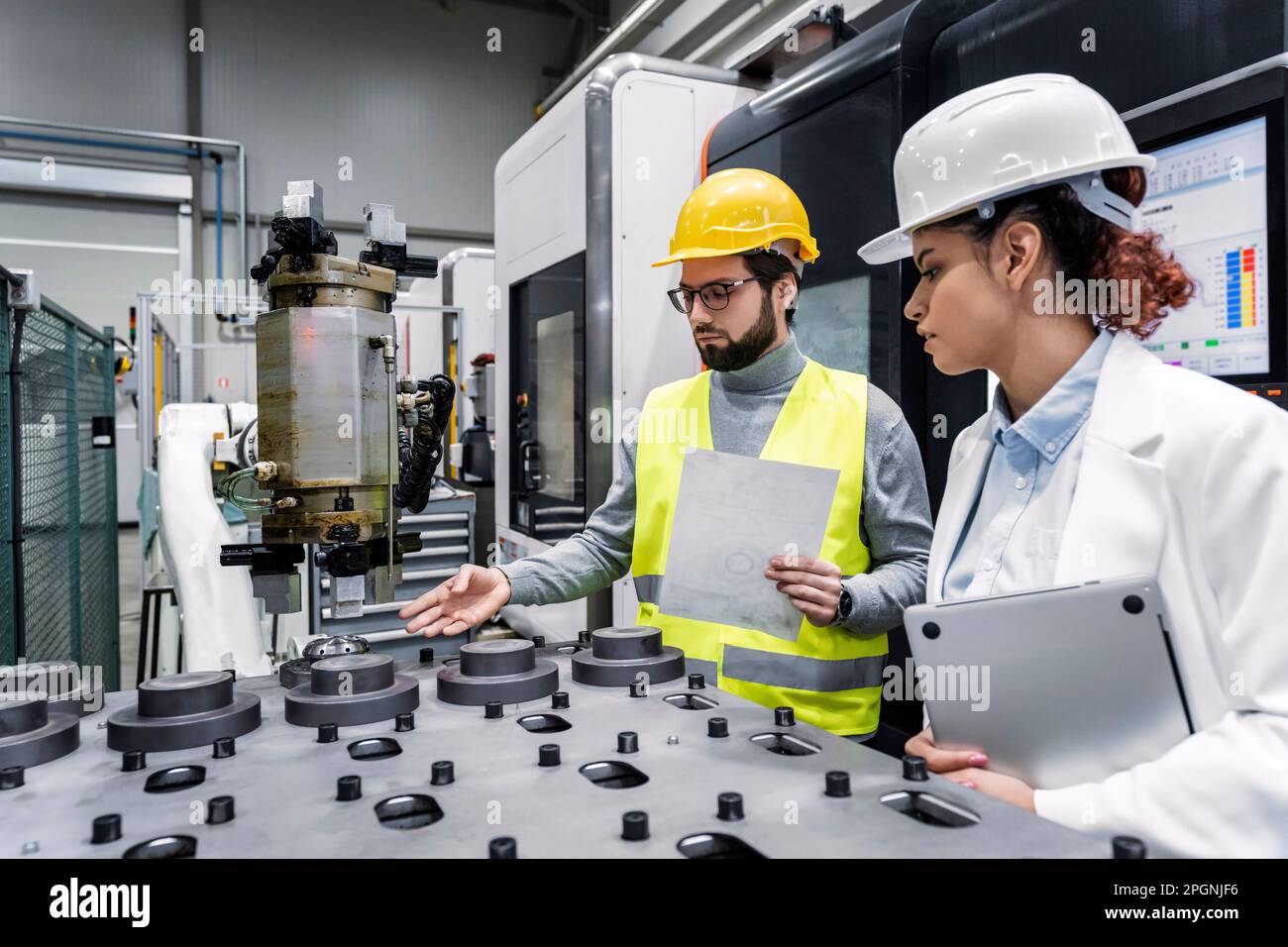 Car machine factory hi-res stock photography and images - Alamy