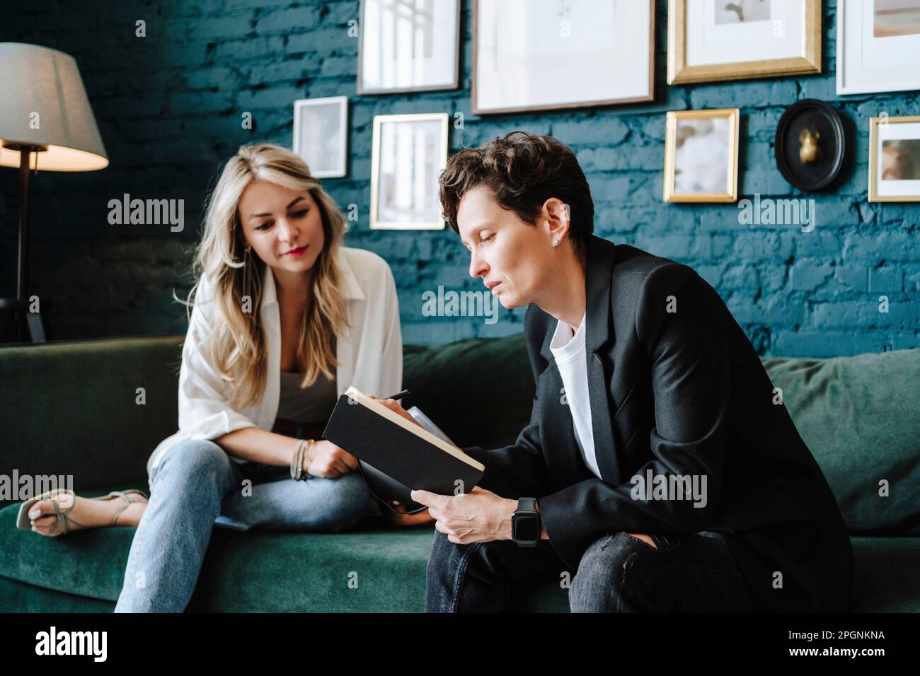 Script writing on film set hi-res stock photography and images - Alamy