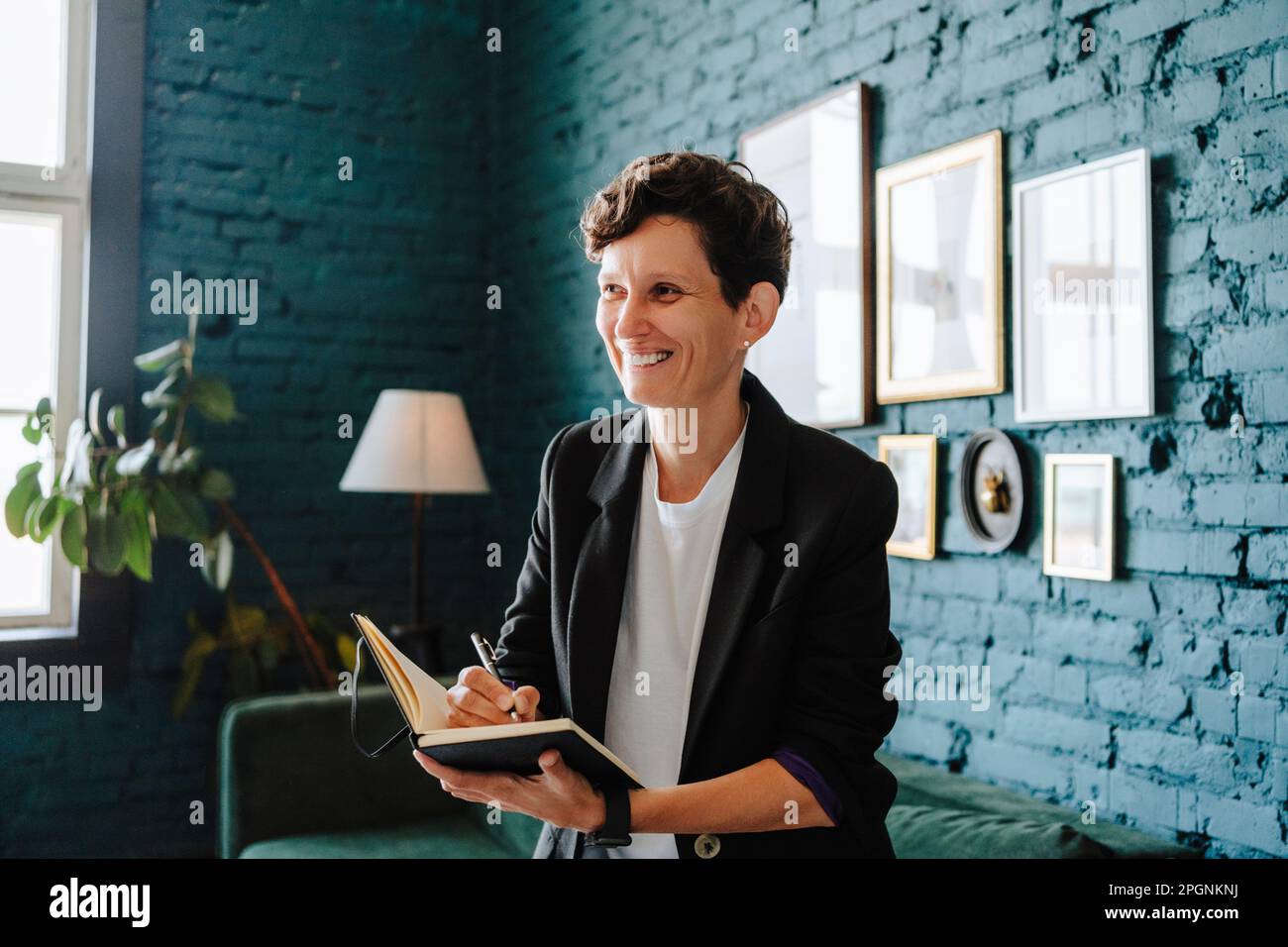 Happy director hi-res stock photography and images - Alamy