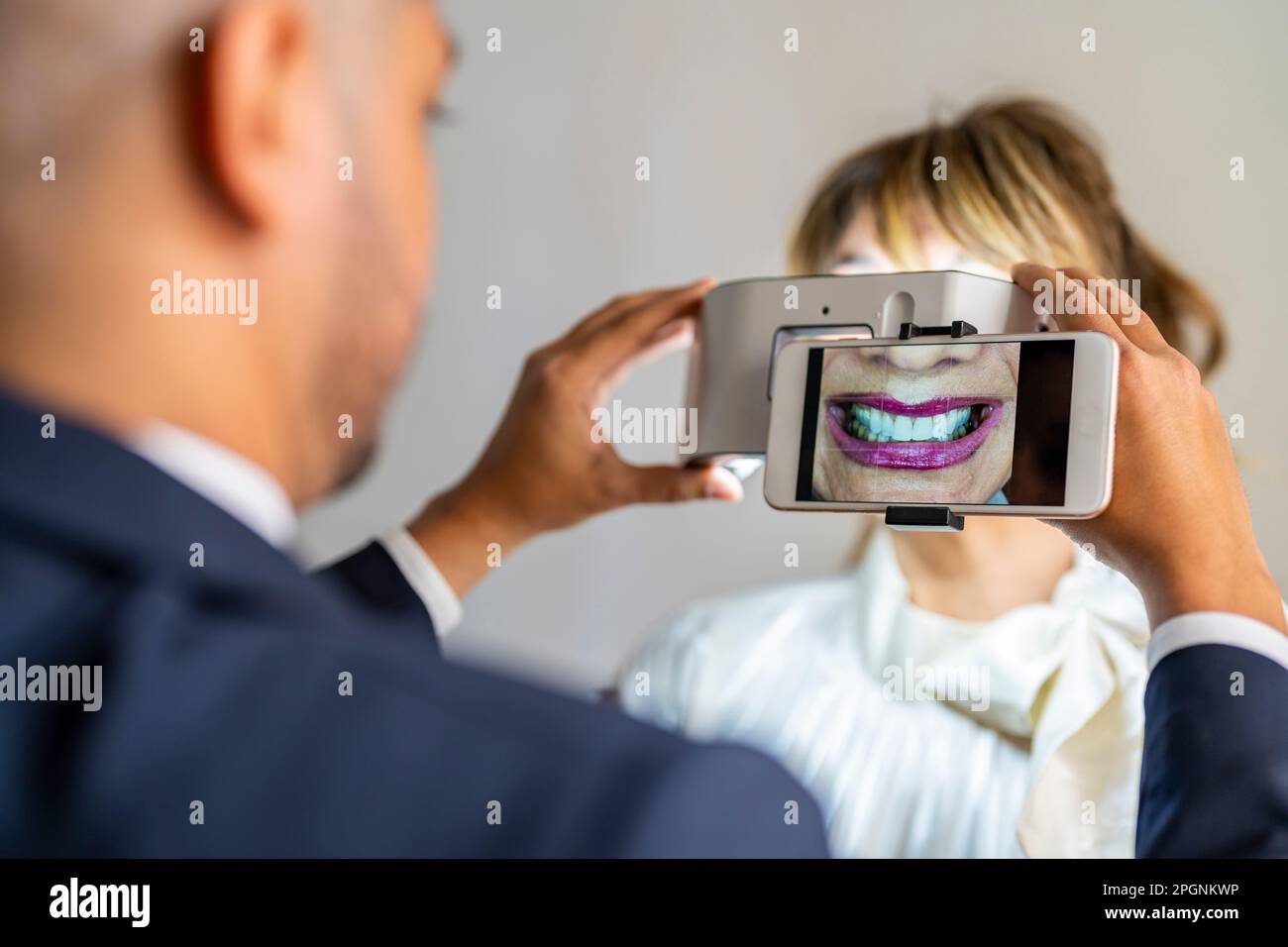 Mobile dental office hi-res stock photography and images - Alamy