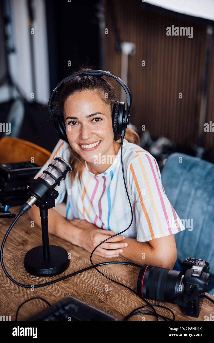 Digital studio microphone hi-res stock photography and images - Alamy