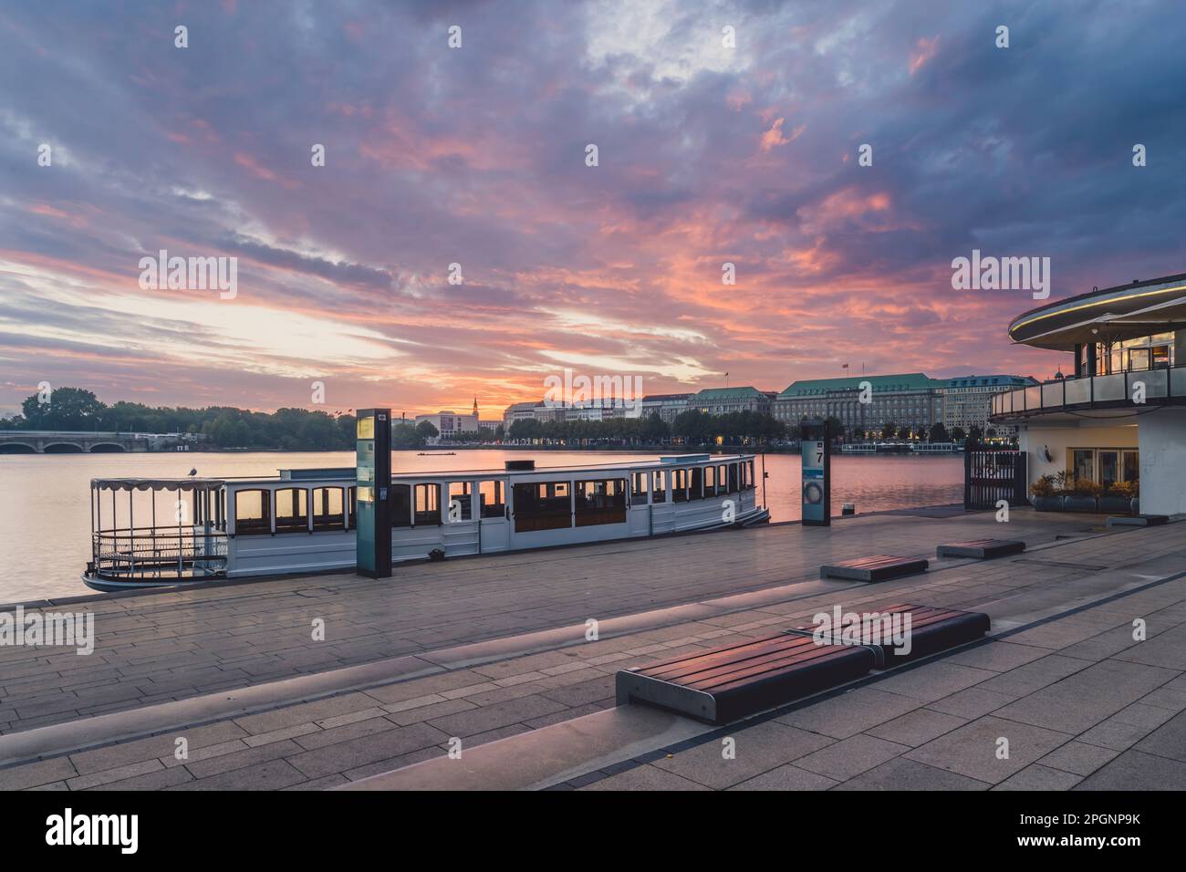 Dawn promenade hi-res stock photography and images - Alamy