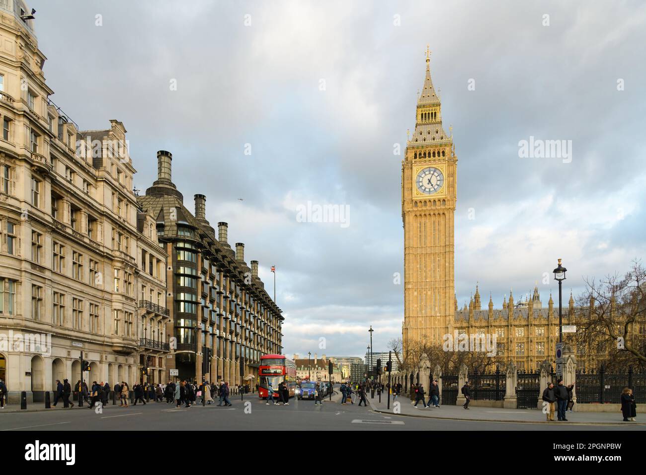 Elizabeth bridge approach hi-res stock photography and images - Alamy