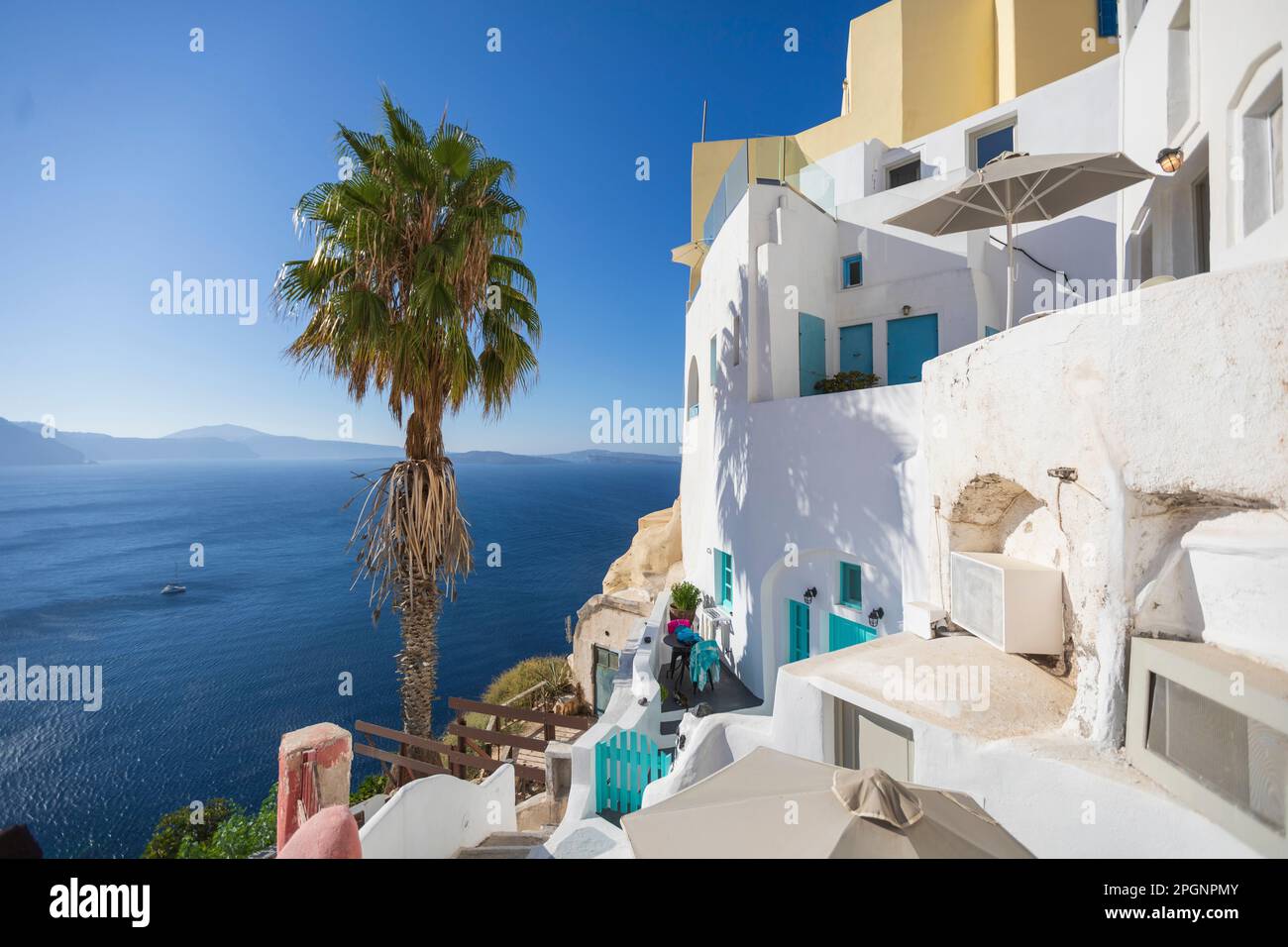 Building by sea hi-res stock photography and images - Alamy