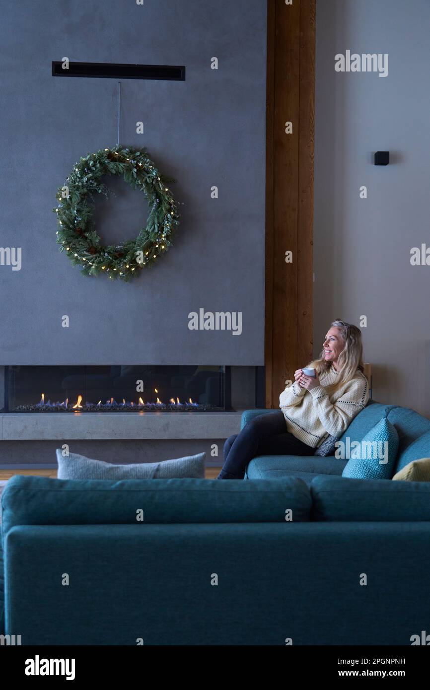 Chalet living room winter hi-res stock photography and images - Alamy
