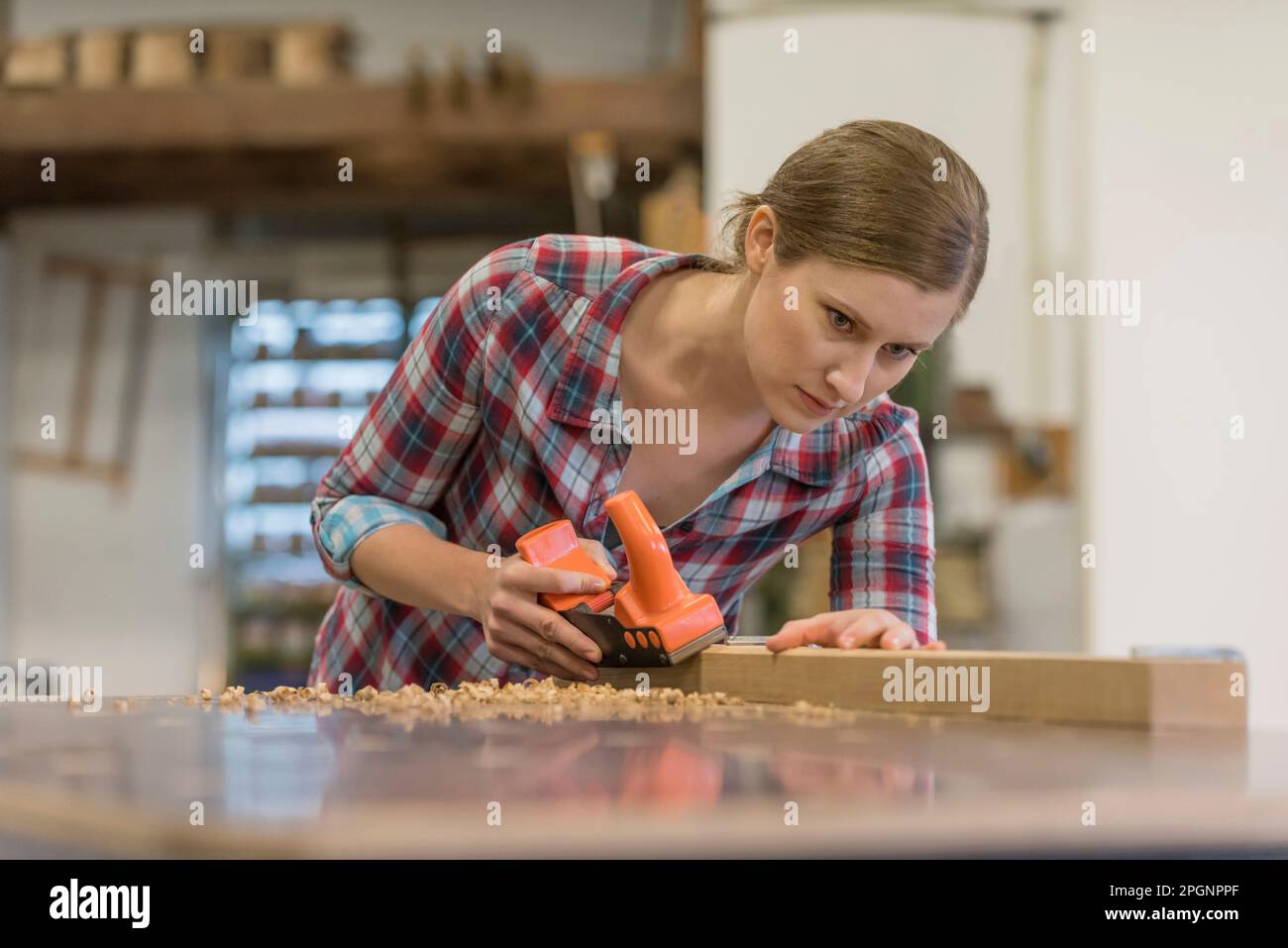 Wood shaving hi-res stock photography and images - Alamy