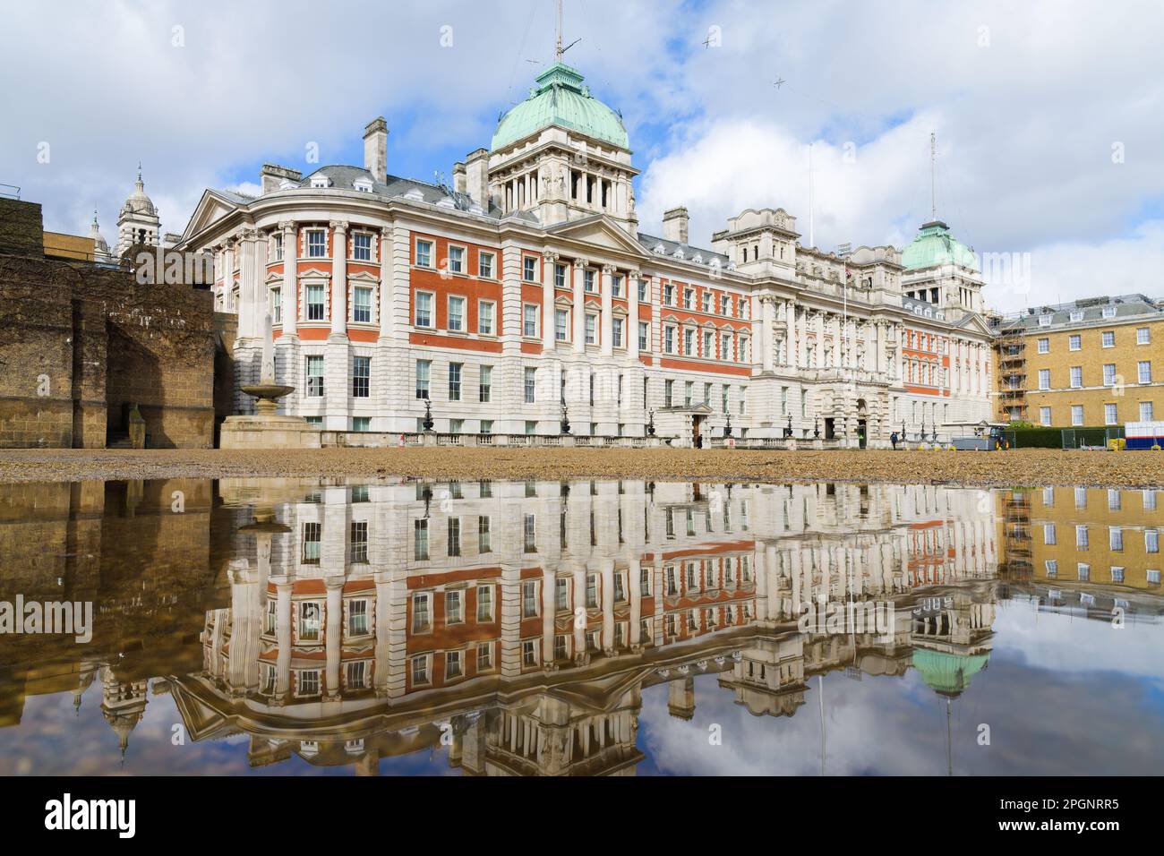 Puddle on parade hi-res stock photography and images - Alamy