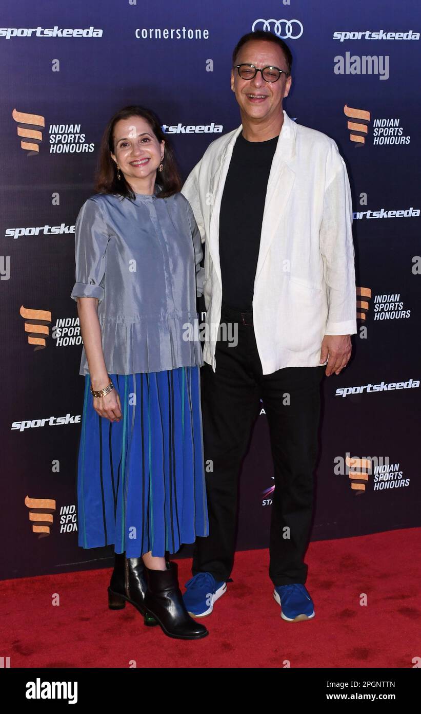 Mumbai, India. 23rd Mar, 2023. L-R Indian author, journalist and film ...