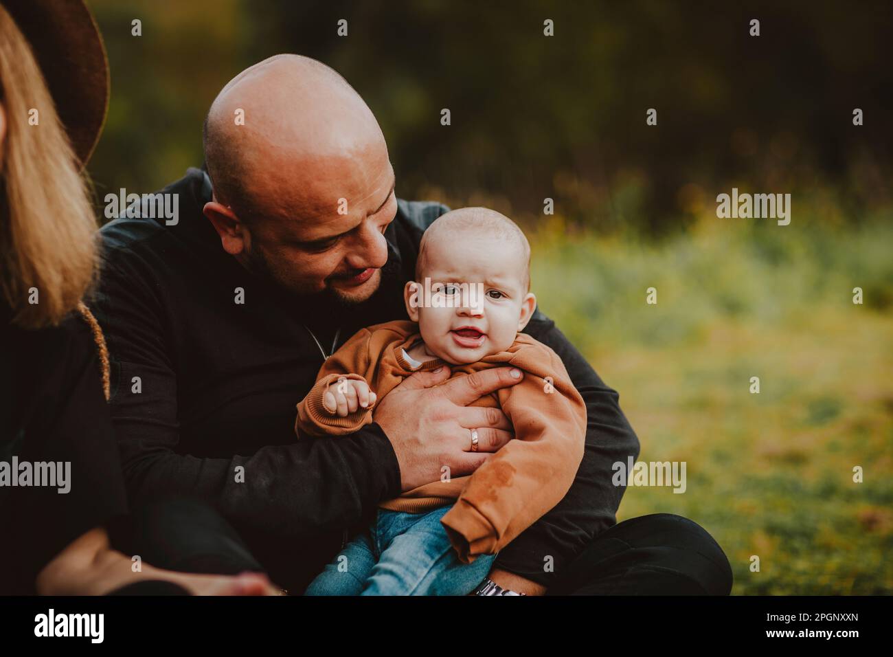 Bald head baby girl hi-res stock photography and images - Alamy