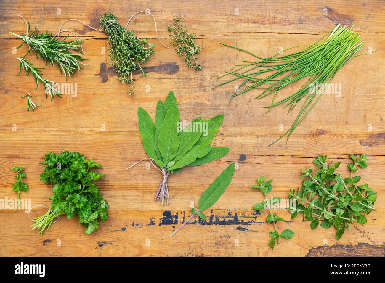 Fresh green herbs hi-res stock photography and images - Alamy