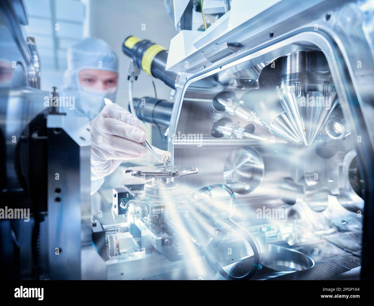 Scanning electron microscope image hi-res stock photography and images ...