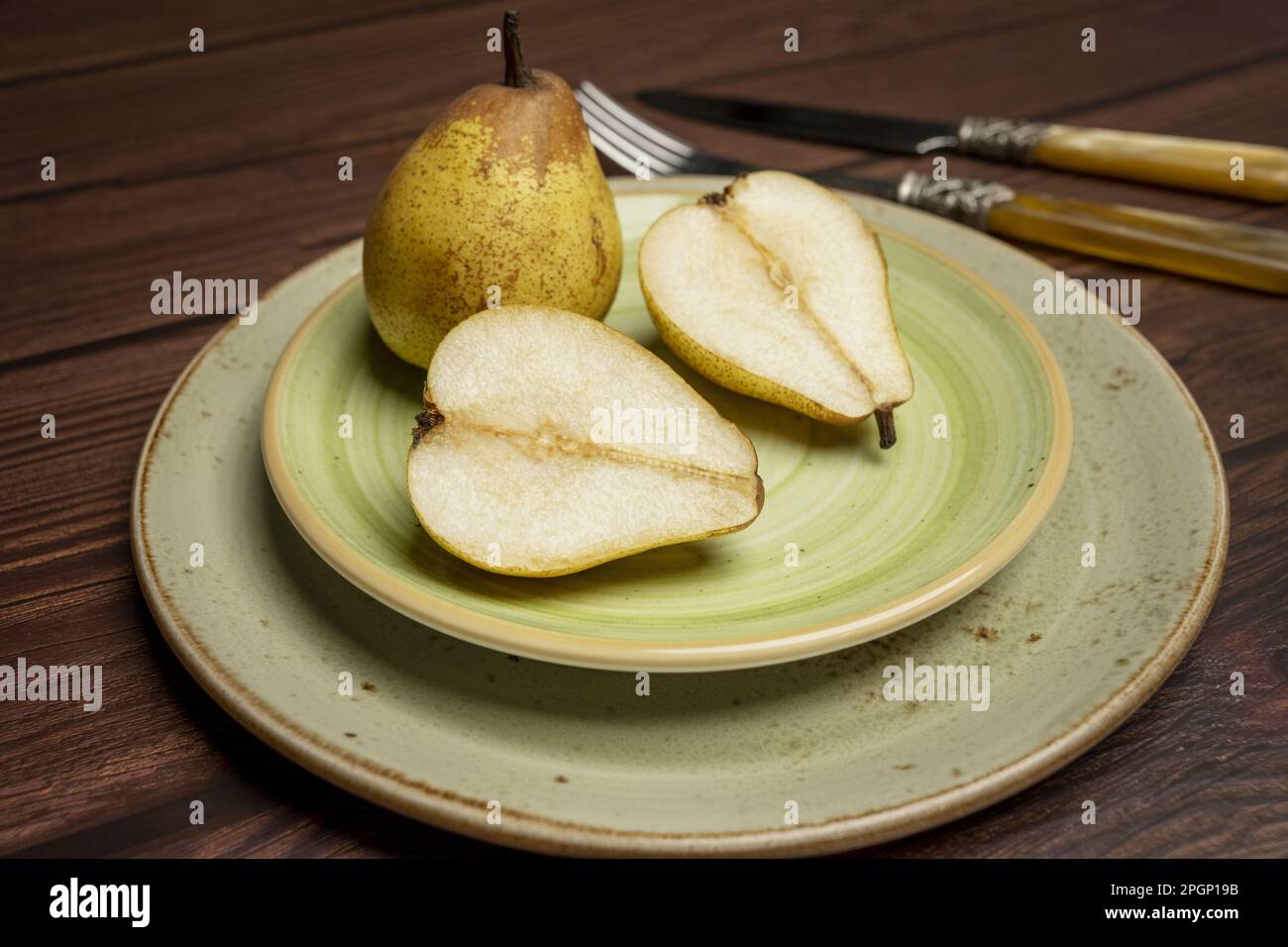 The varieties of pears are infinite due to their peculiarities ...