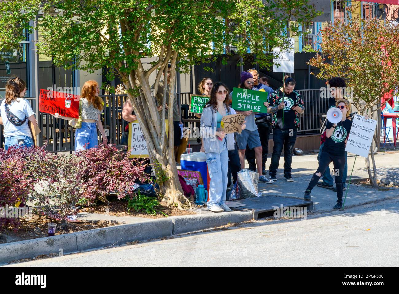 NEW ORLEANS, LA, USA - MARCH 22, 2023: Labor union picket line in front ...