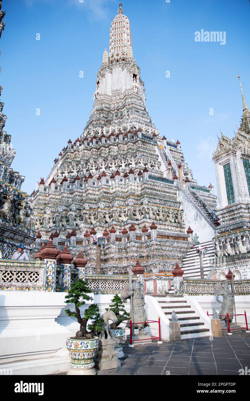 Impressive architectural details of Wat Arun (The Temple of Dawn) in ...