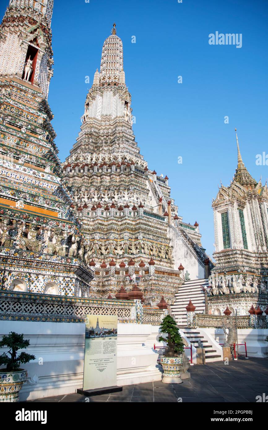 Impressive architectural details of Wat Arun (The Temple of Dawn) in ...