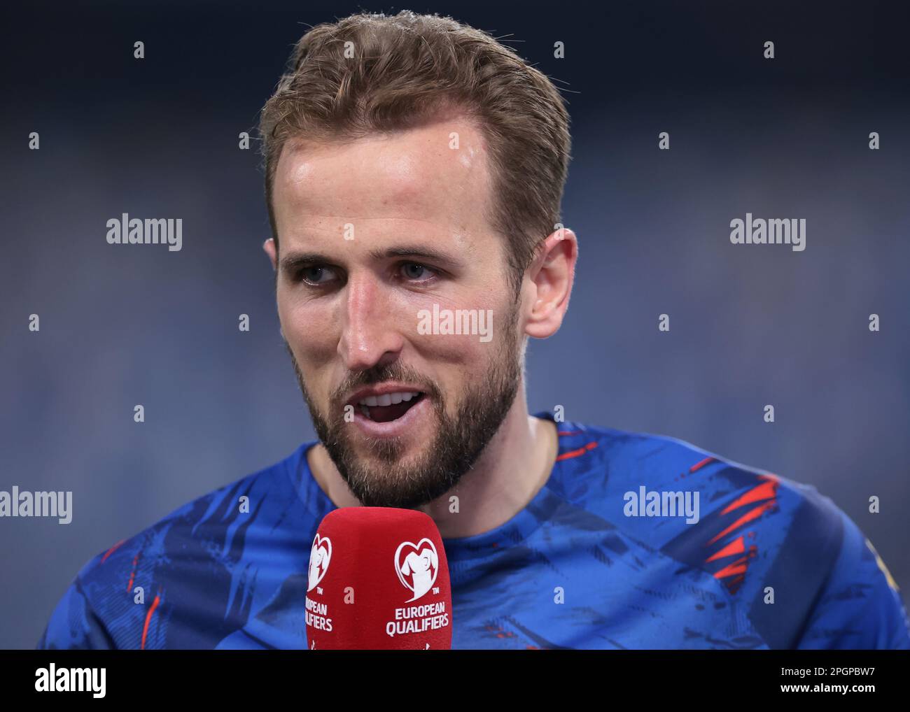 Channel 4 branded microphone hi-res stock photography and images - Alamy