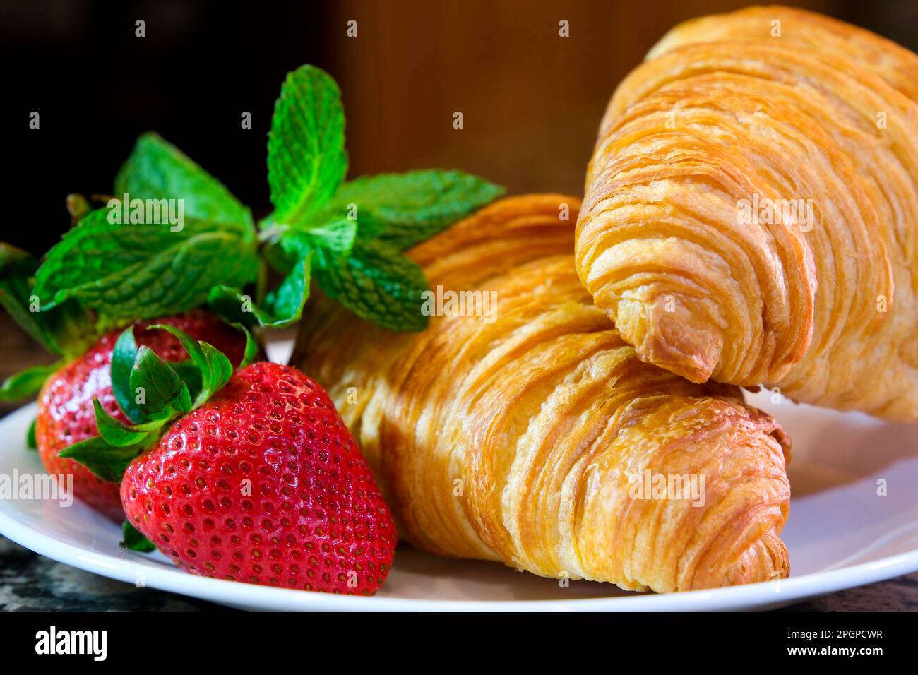 Camera pulls back hi-res stock photography and images - Alamy