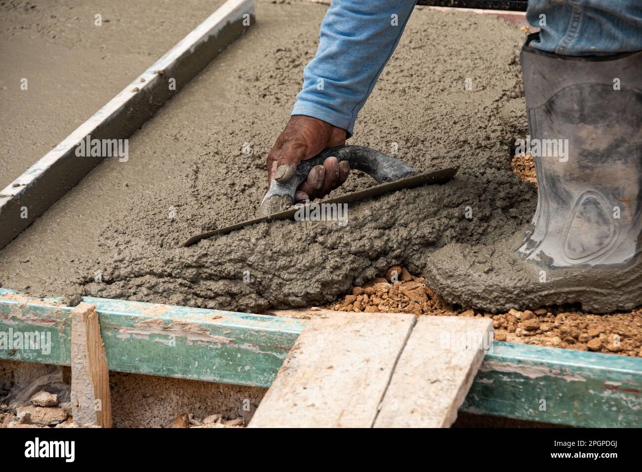 Concrete masons hi-res stock photography and images - Alamy