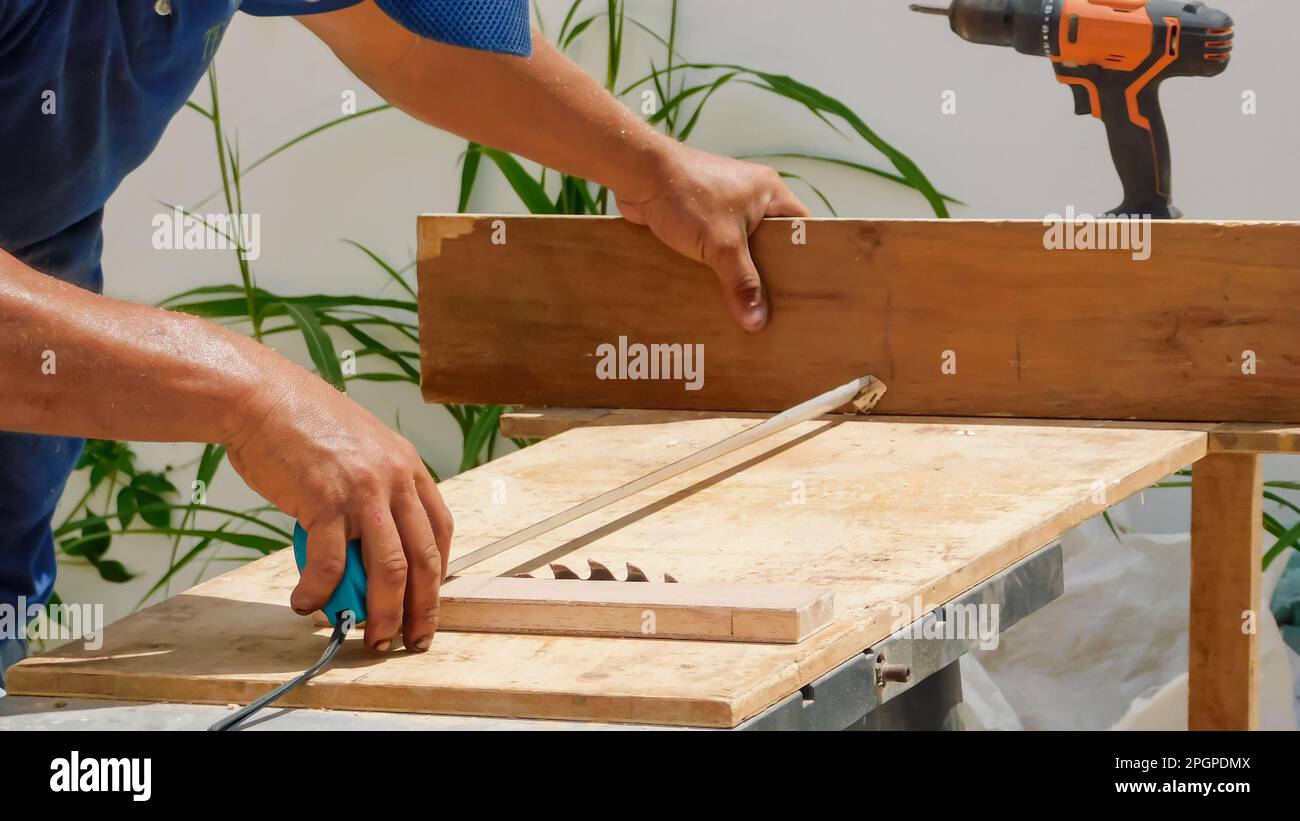Making mark on wooden plank hi-res stock photography and images - Alamy