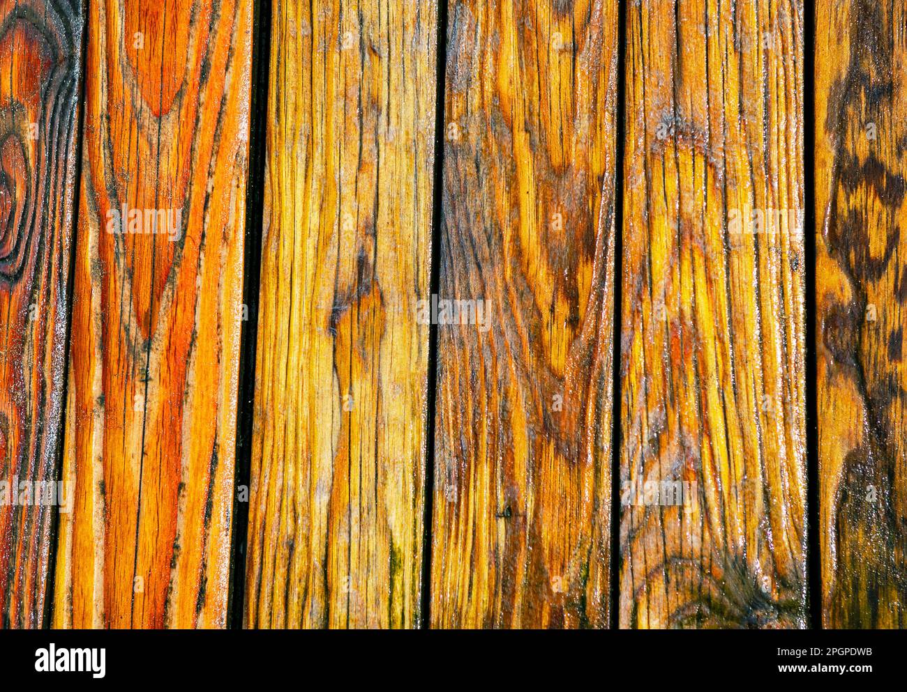 Wet wooden plank texture hi-res stock photography and images - Alamy