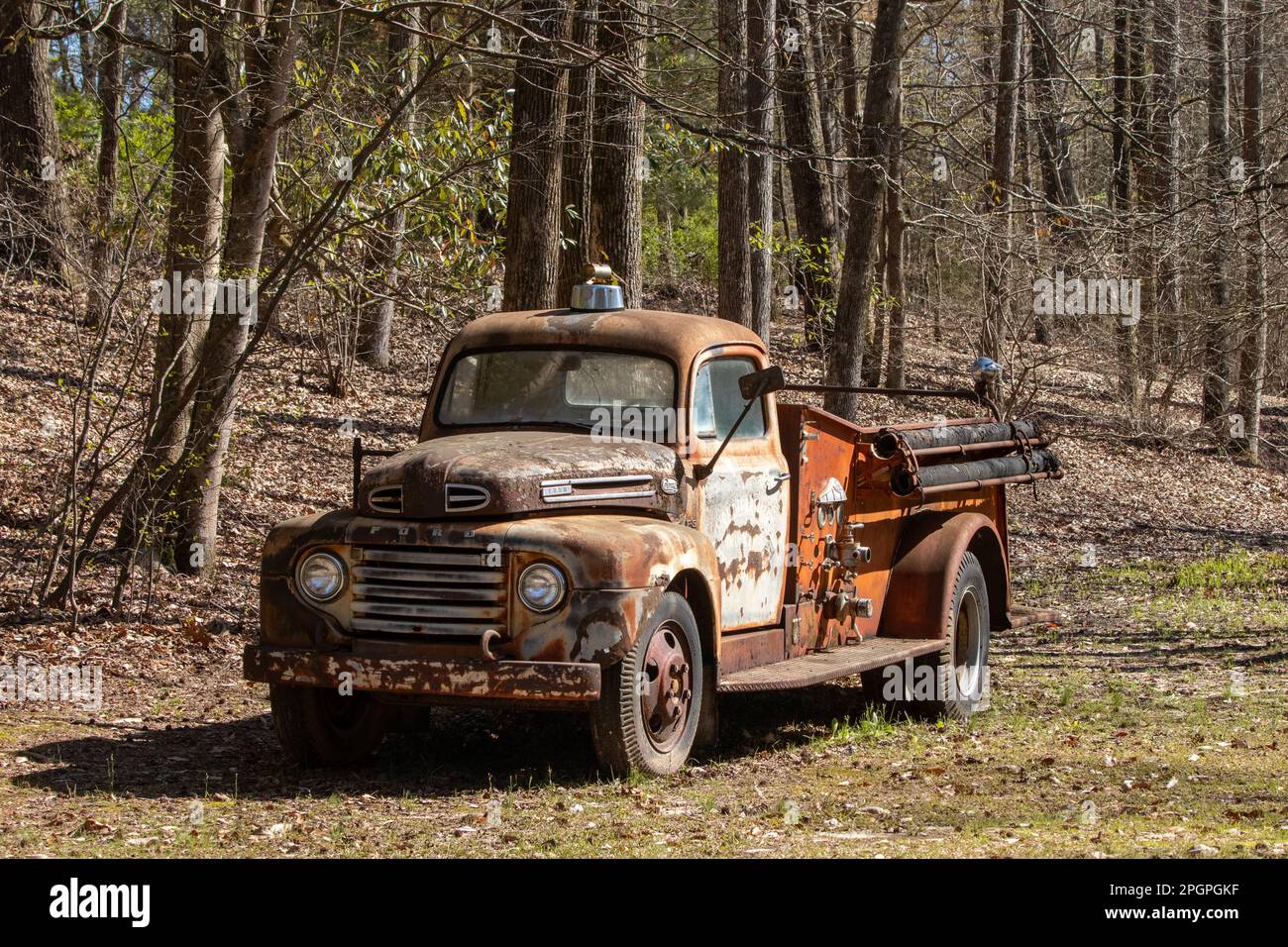 Old Rusty Fire Engine Yard Decoration Stock Photo - Alamy