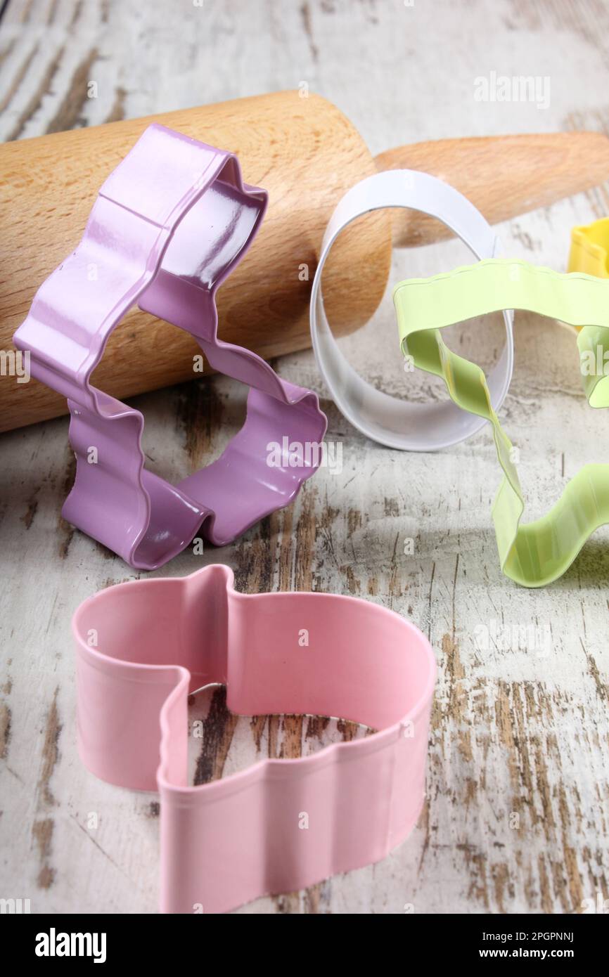 Easter biscuit cutters hi-res stock photography and images - Alamy
