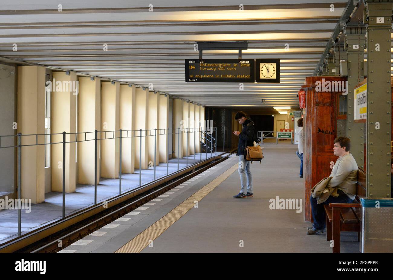Rathaus Schoeneberg underground station, Rudolph-Wilde-Park ...