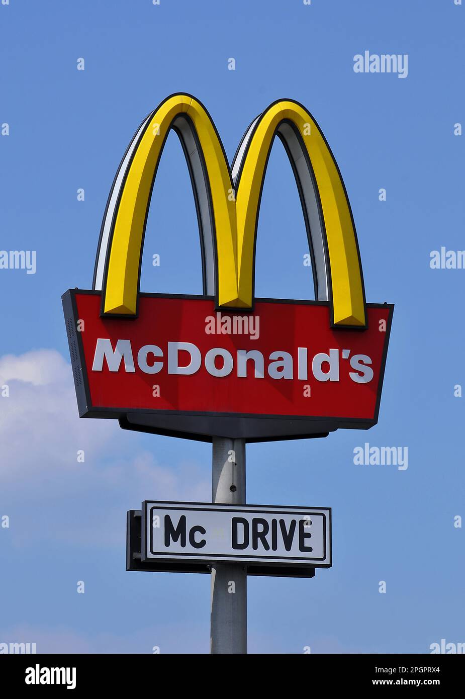 Sign McDonald's, Mc Drive, Schoeneberg, Berlin, Germany Stock Photo - Alamy