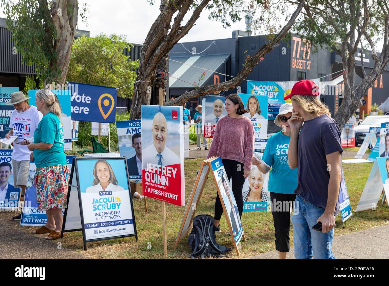 Mona vale ballot station hi-res stock photography and images - Alamy