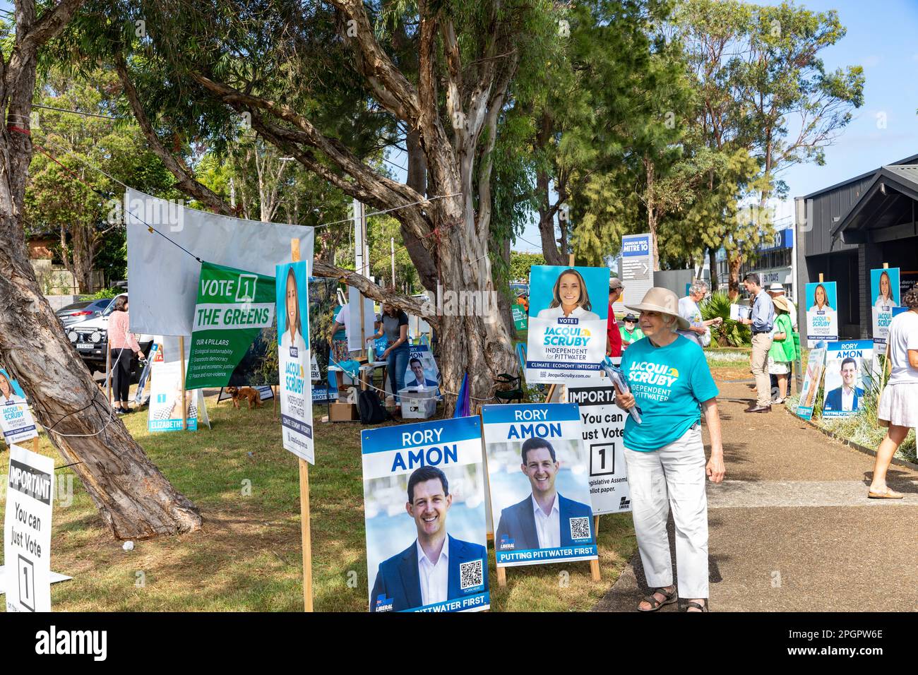 Mona vale ballot station hi-res stock photography and images - Alamy