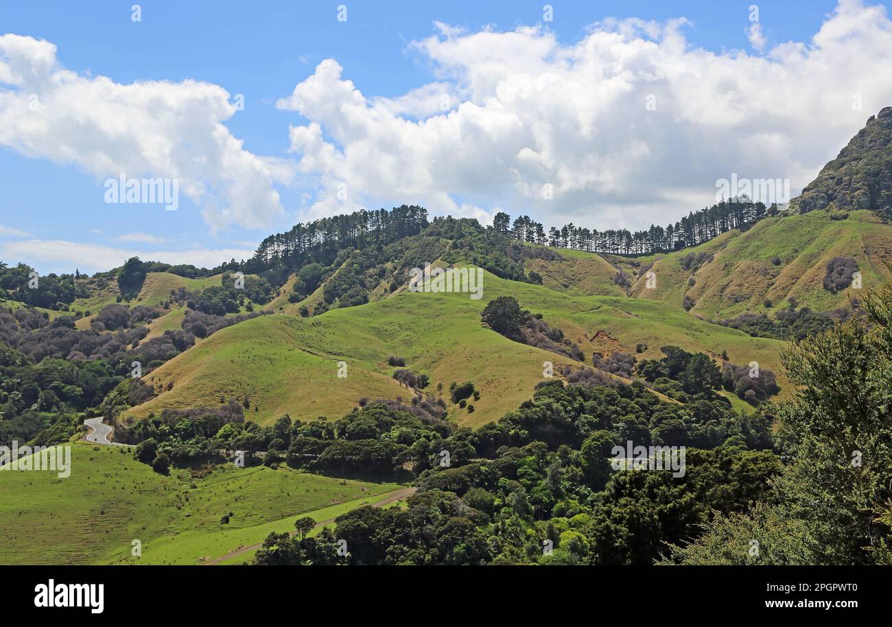 Blue ocean between hills hi-res stock photography and images - Alamy