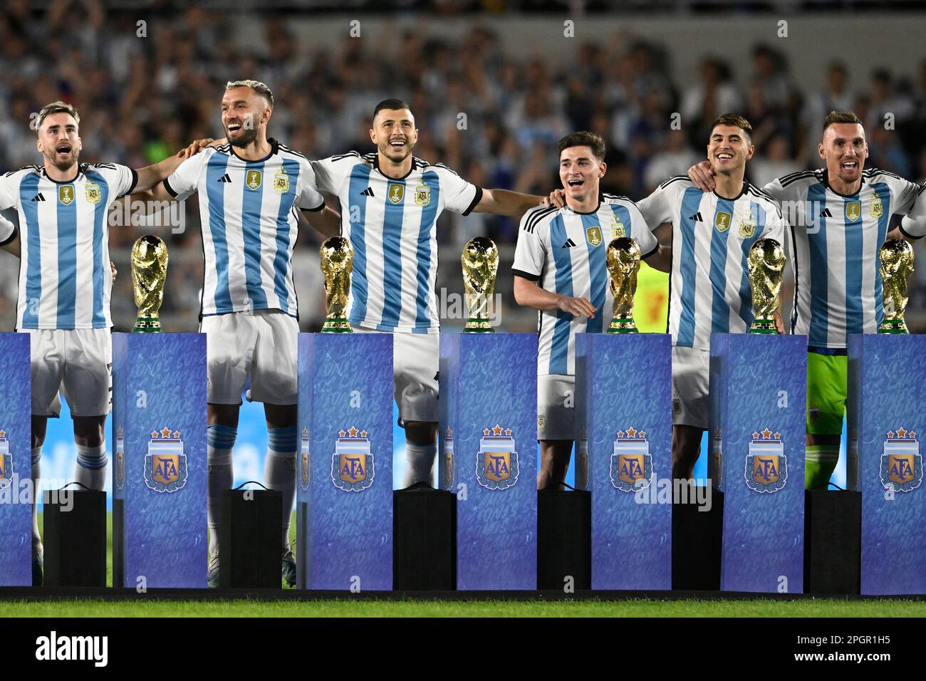 Julian alvarez world cup trophy hi-res stock photography and images - Alamy