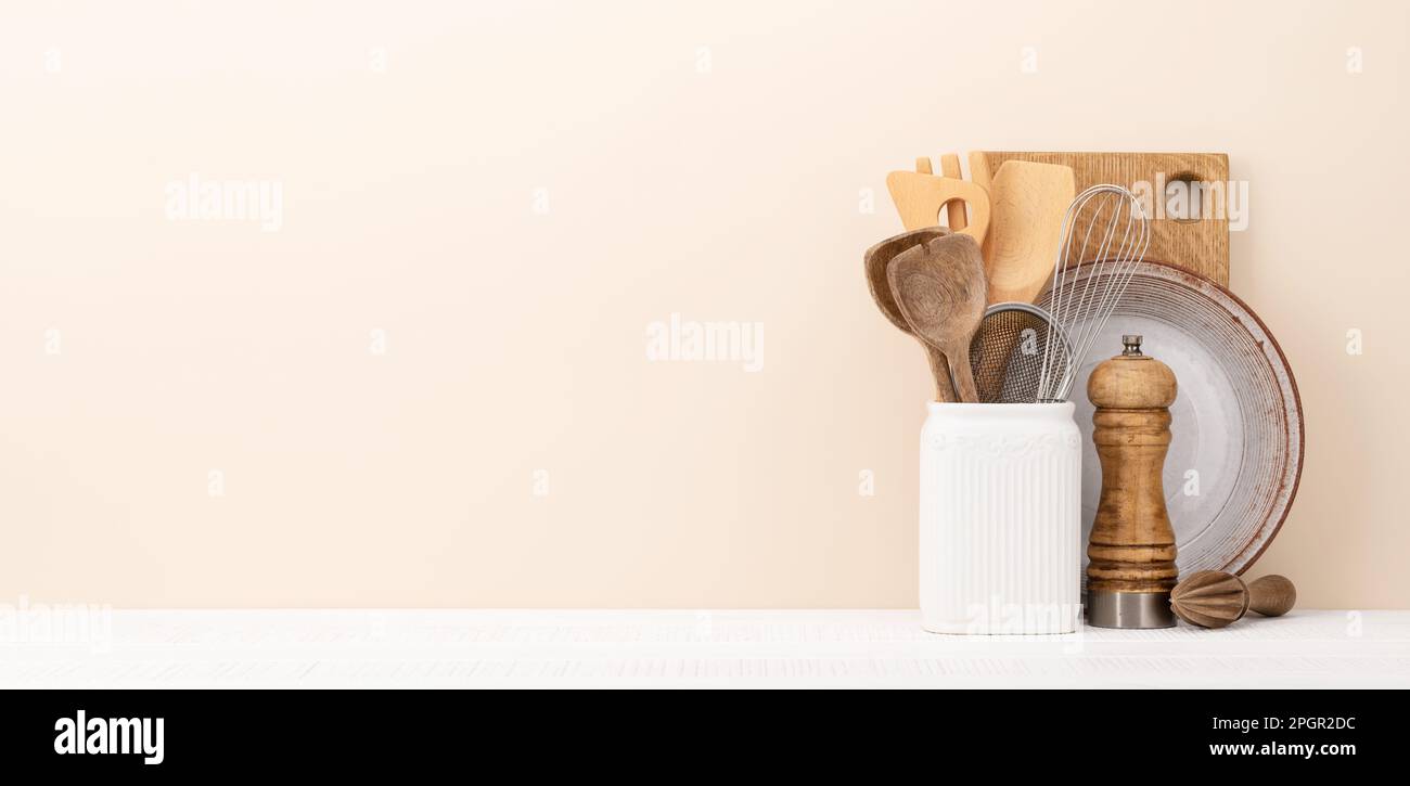 Colander beige kitchen equipment hi-res stock photography and images ...