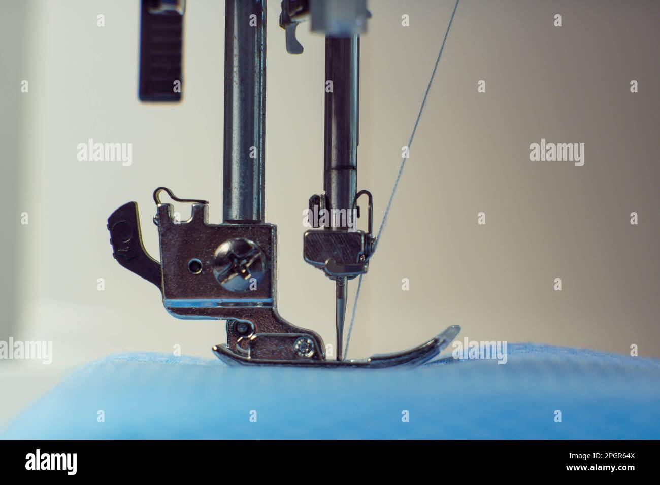 Sewing machine steel pressure foot with needle stitching with thread on ...