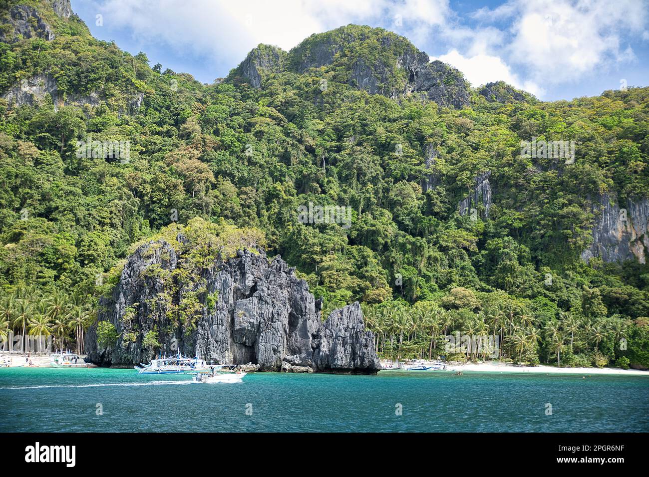 Majestic rocks in El Nido, Palawan in the Philippines that are ...