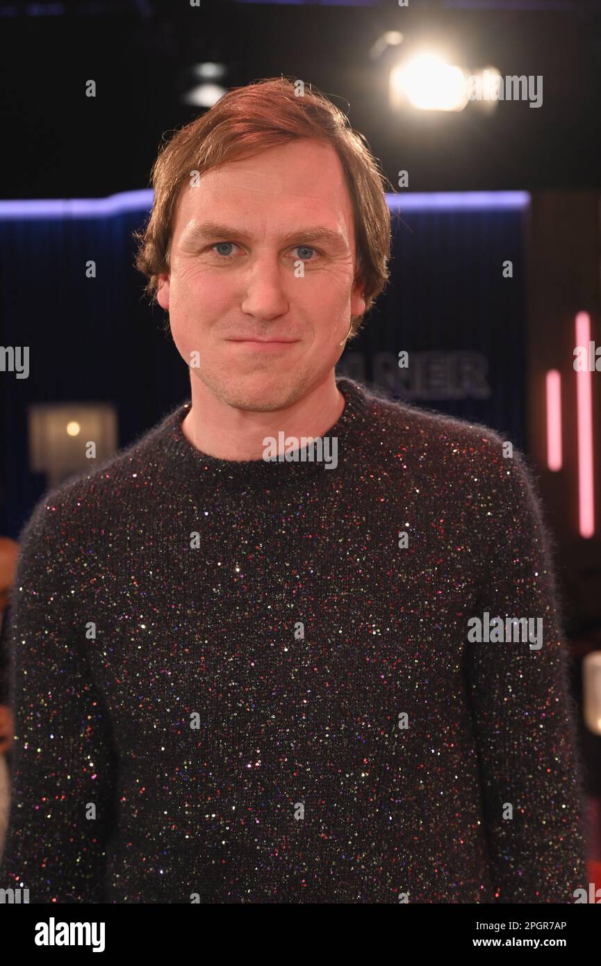Cologne, Germany. 24th Mar, 2023. Actor Lars Eidinger as a guest on the WDR talk show Kölner ...