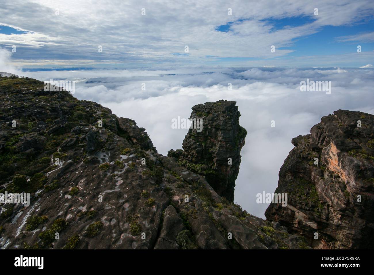View jagged sandstone pillars hi-res stock photography and images - Alamy