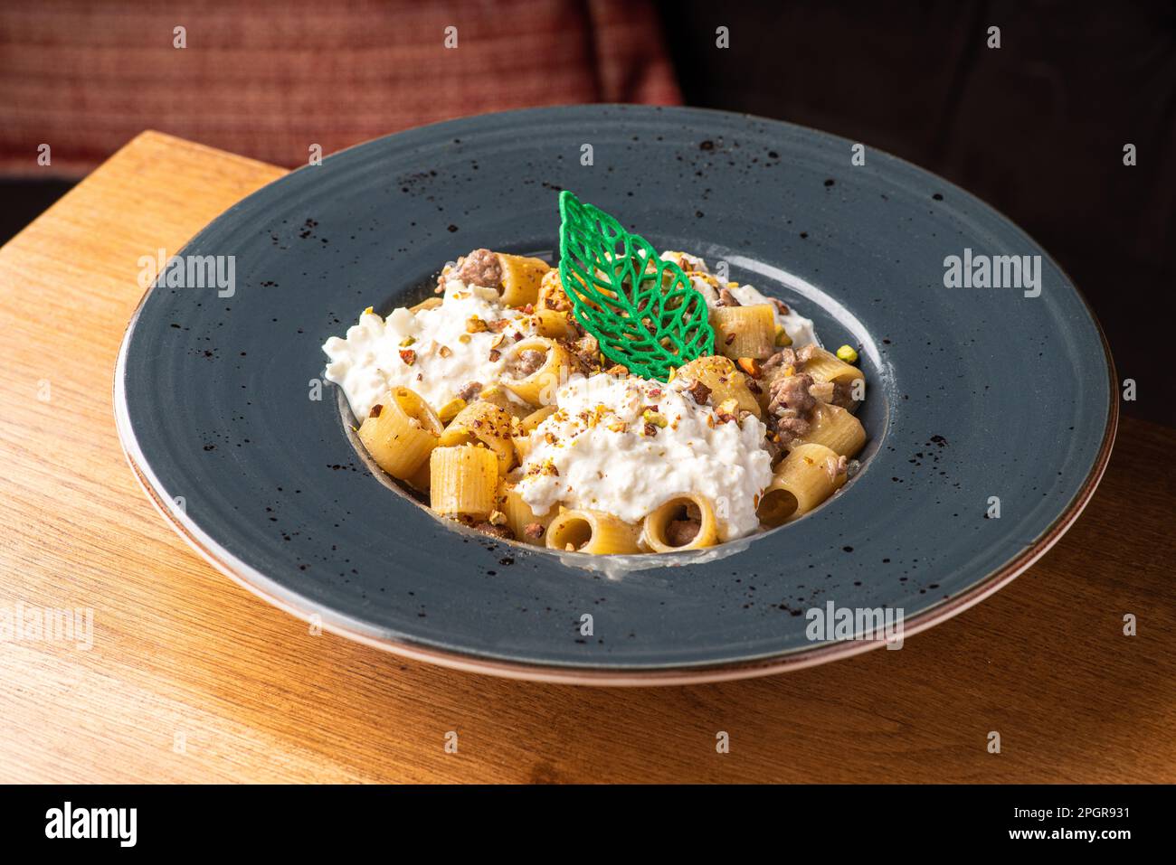 Mezze penne rigate hi-res stock photography and images - Alamy