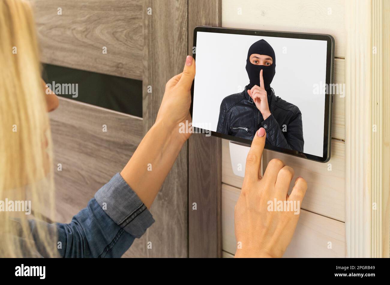 Cctv footage of robbery hi-res stock photography and images - Alamy