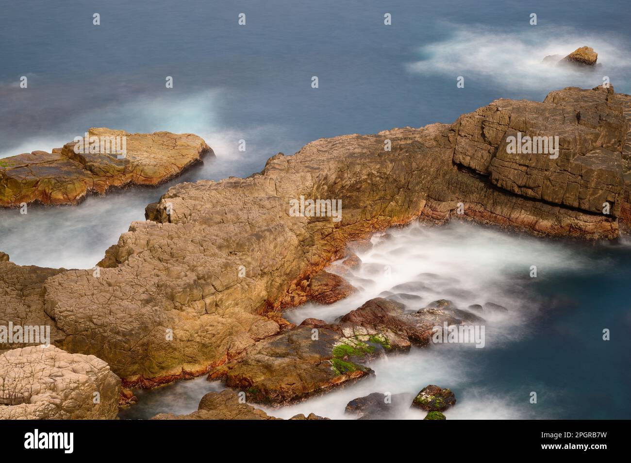 Discover Longdong's Breathtaking Coastal Landscapes - Dramatic Rock ...