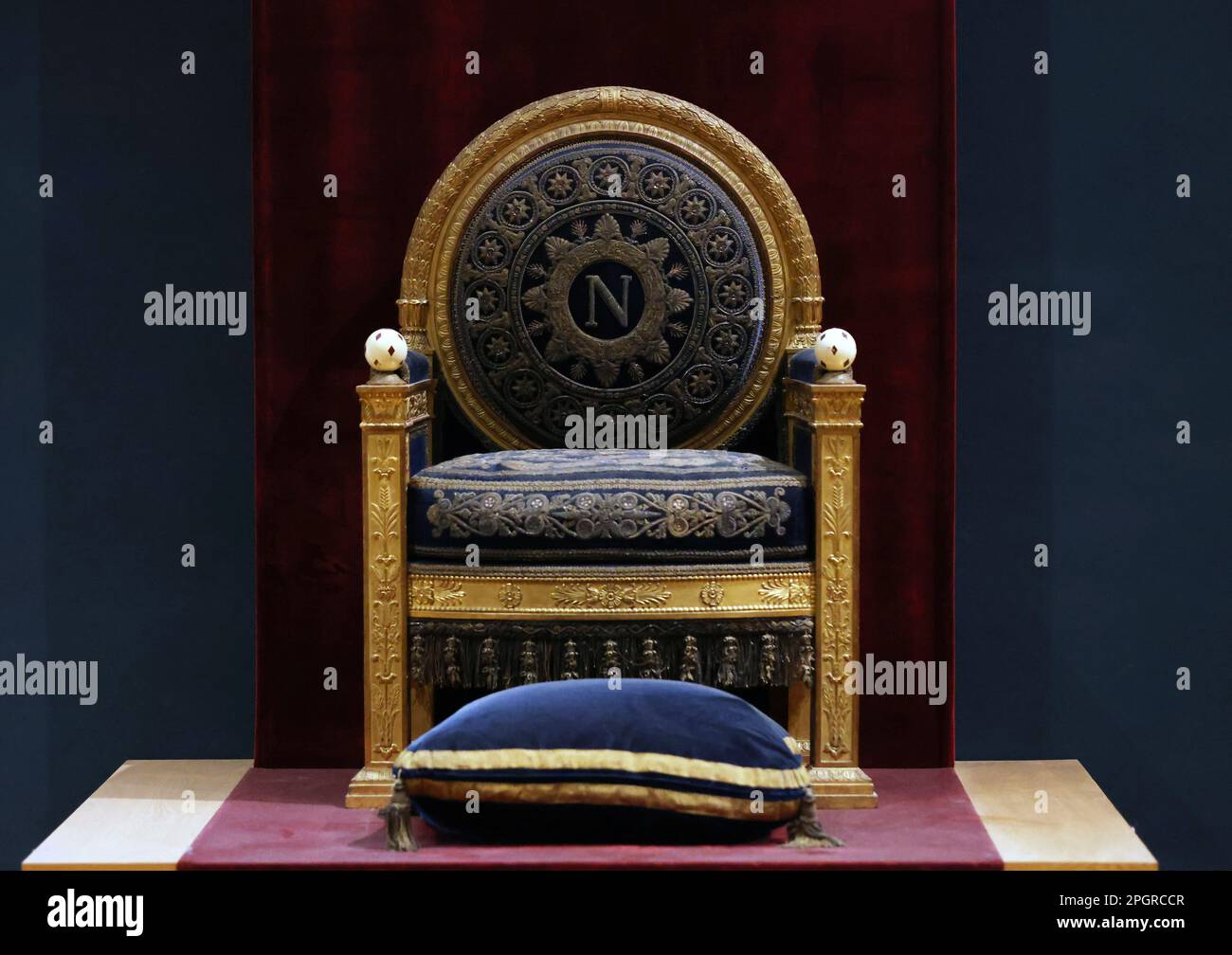 Louvre museum 1793 hi-res stock photography and images - Alamy