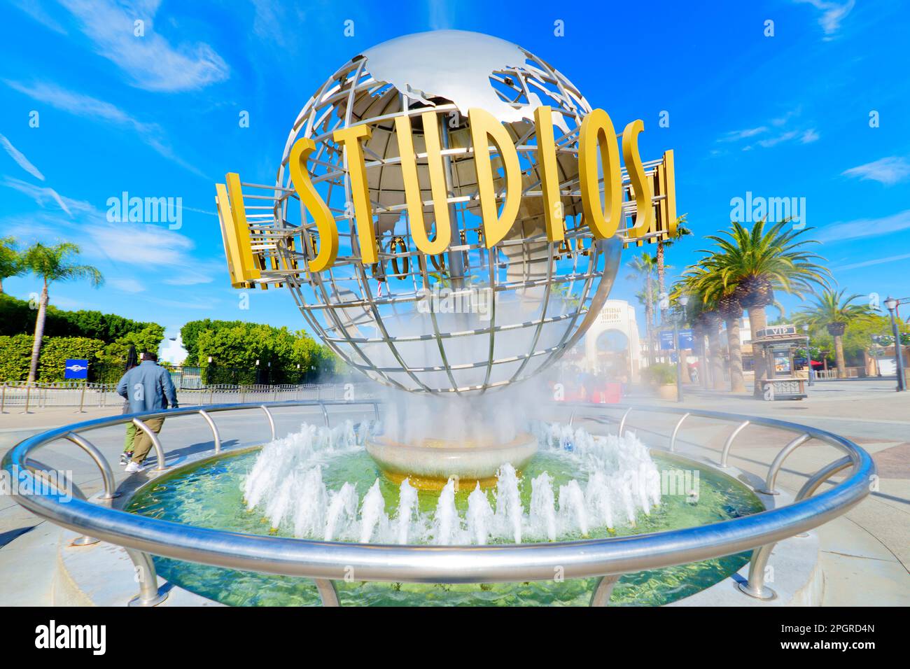Universal studios hollywood globe hi-res stock photography and images ...