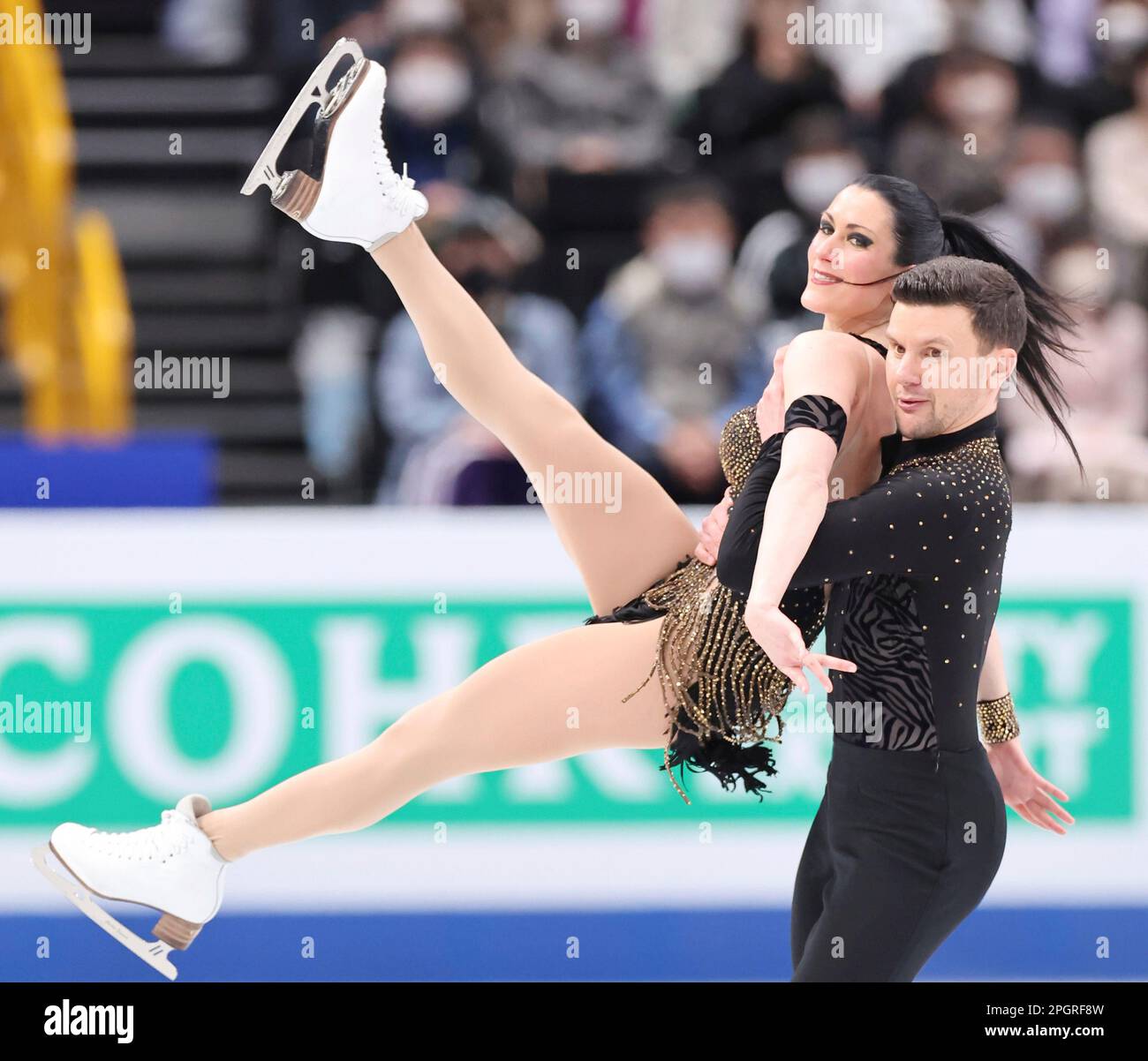 Italy's Charlene GUIGNARD and Marco FABBRI perform during the Ice Dance ...